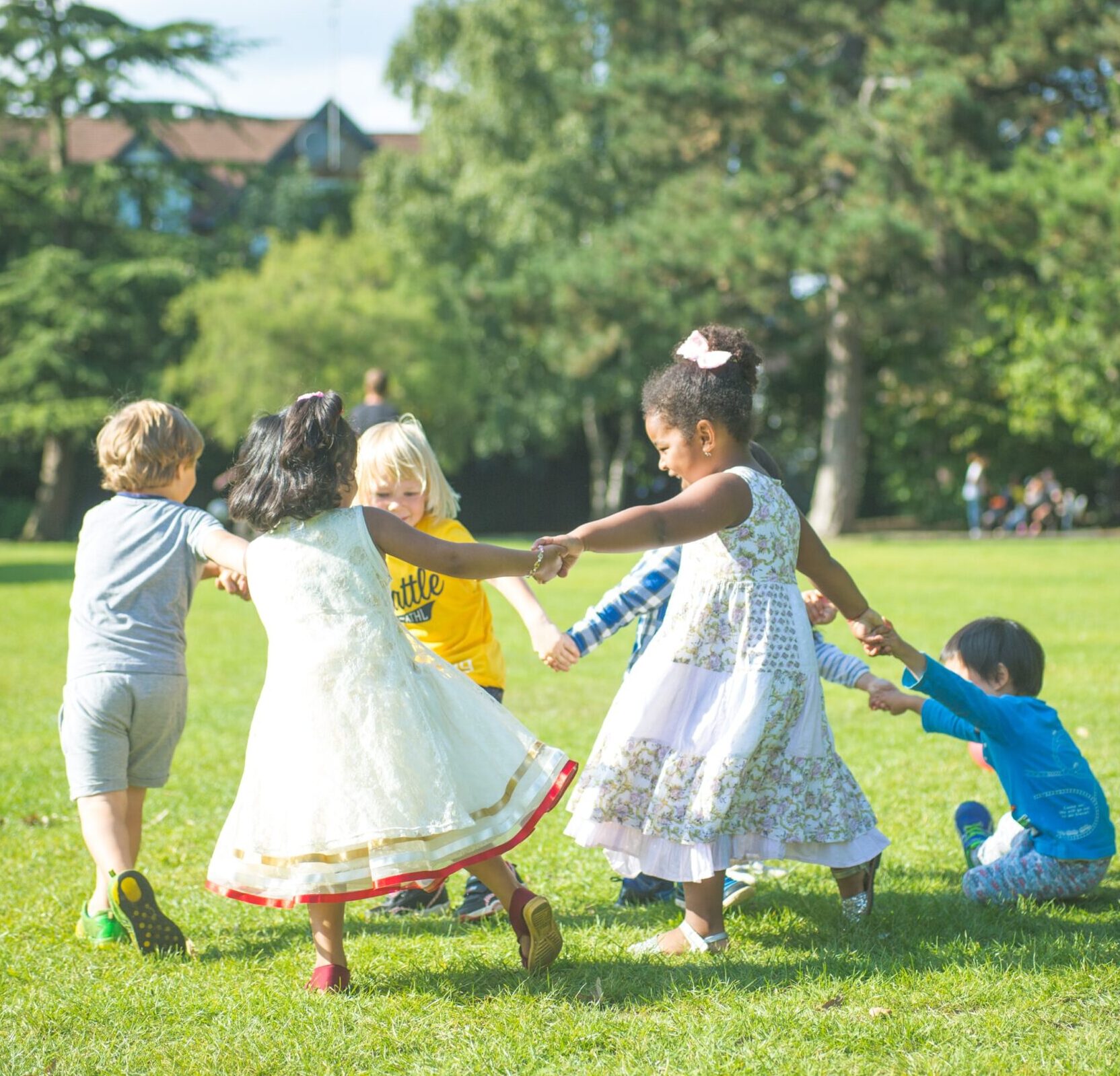 5 Best Ways to Help an Only Child Socialize With Other Kids ...