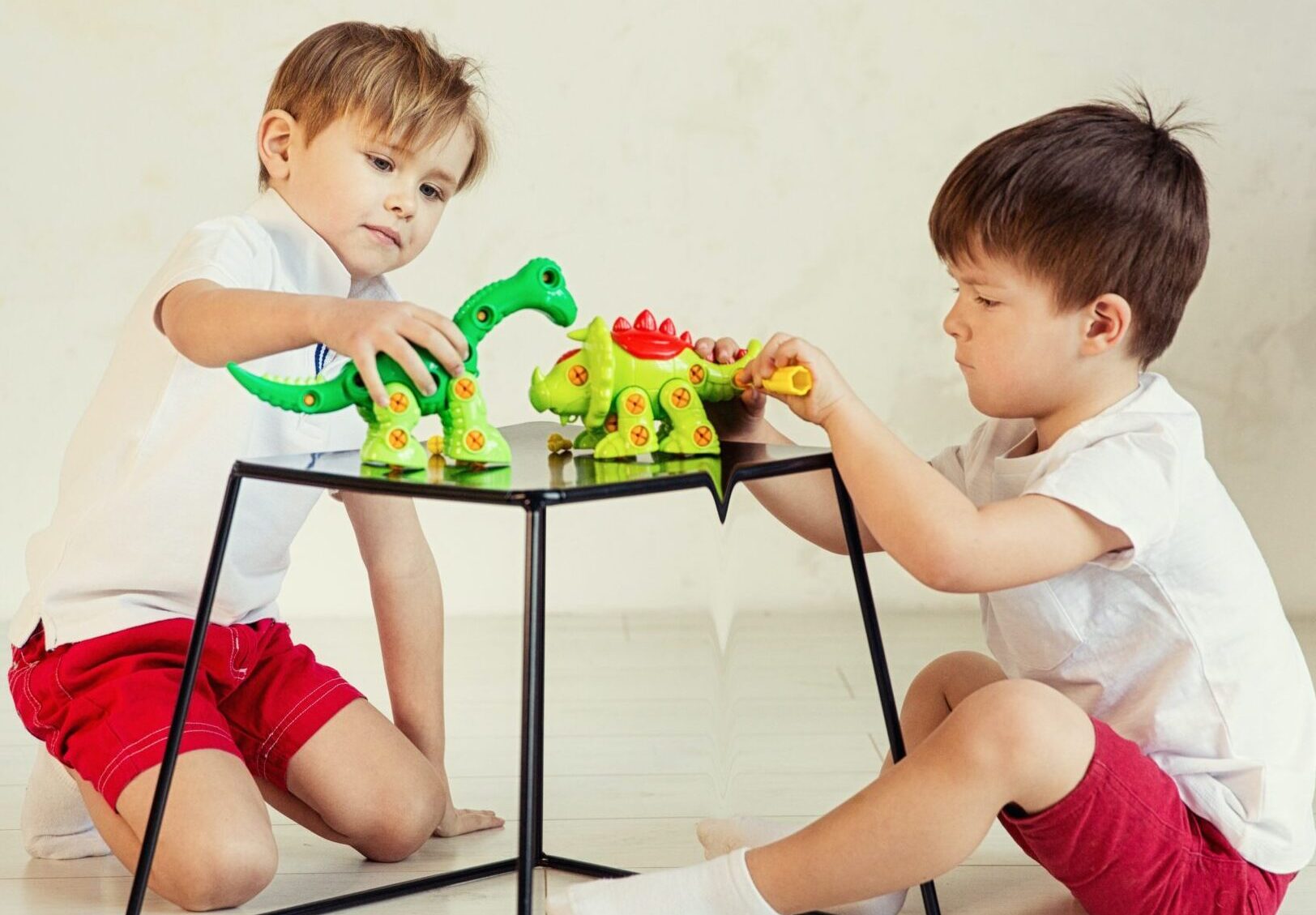 How to Teach Your Child About Sharing - parentztalk.com