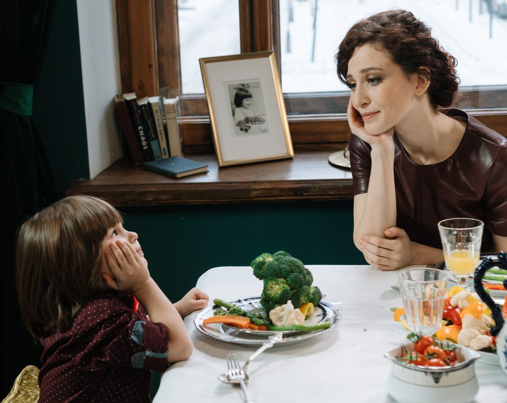 Best Ways to Prevent Your Kids From Eating Too Much Junk Food While on ...