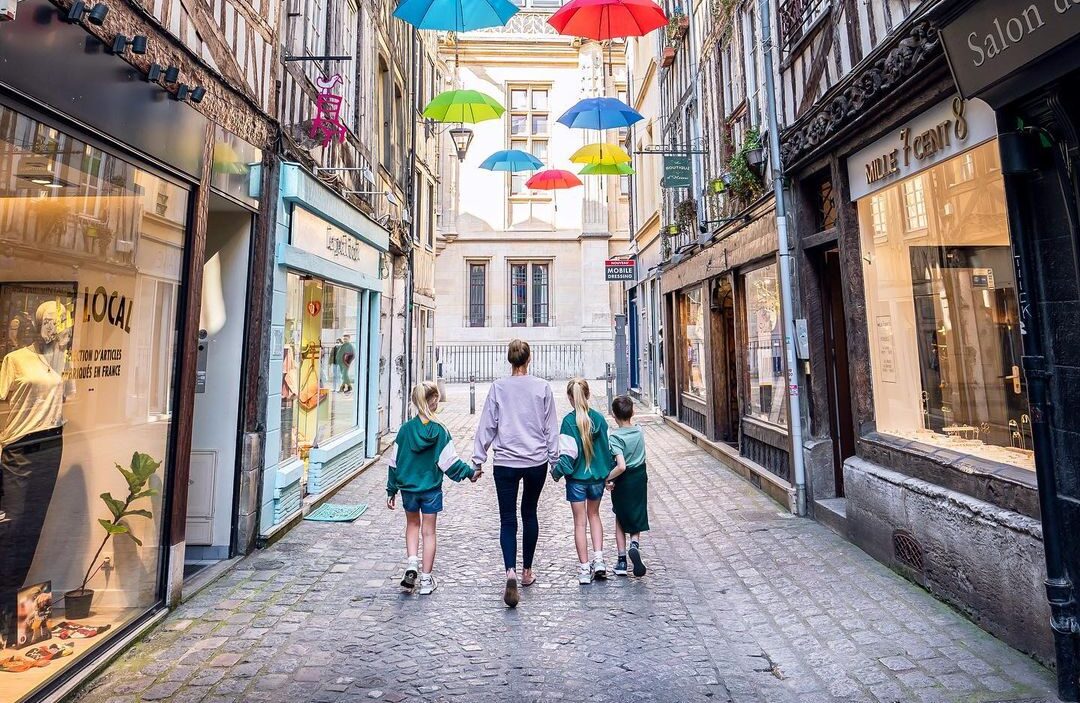 Laura Dove Will Inspire You to Explore the World With Your Family ...