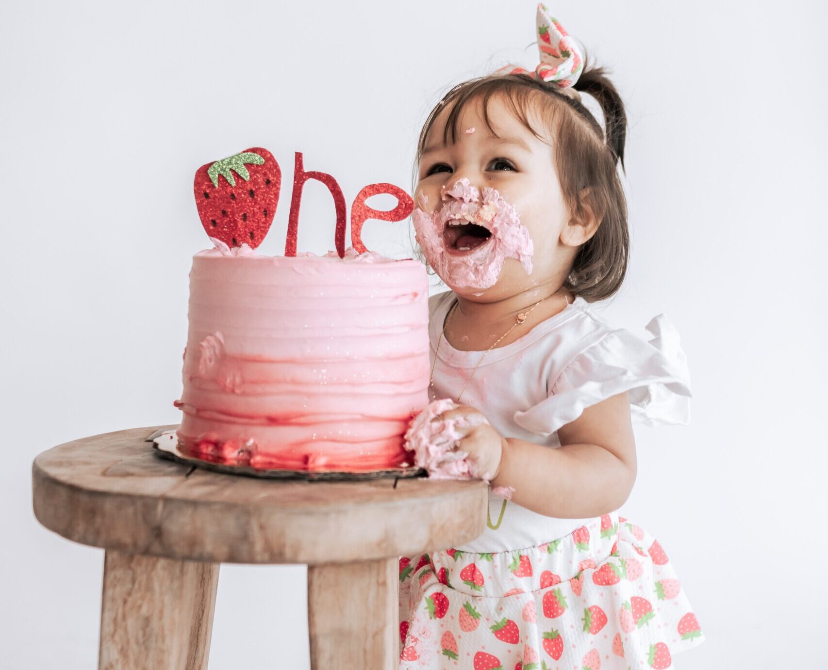 Are Cake Smashes Just a Silly Trend? - parentztalk.com